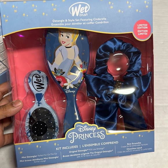Wet Brush | Accessories | Wet Brush Disney Princesses Limited Edition ...